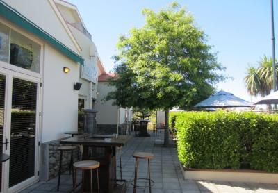 The Rock Pub & Cafe, ROLLESTON, Canterbury | Pub info @ Publocation